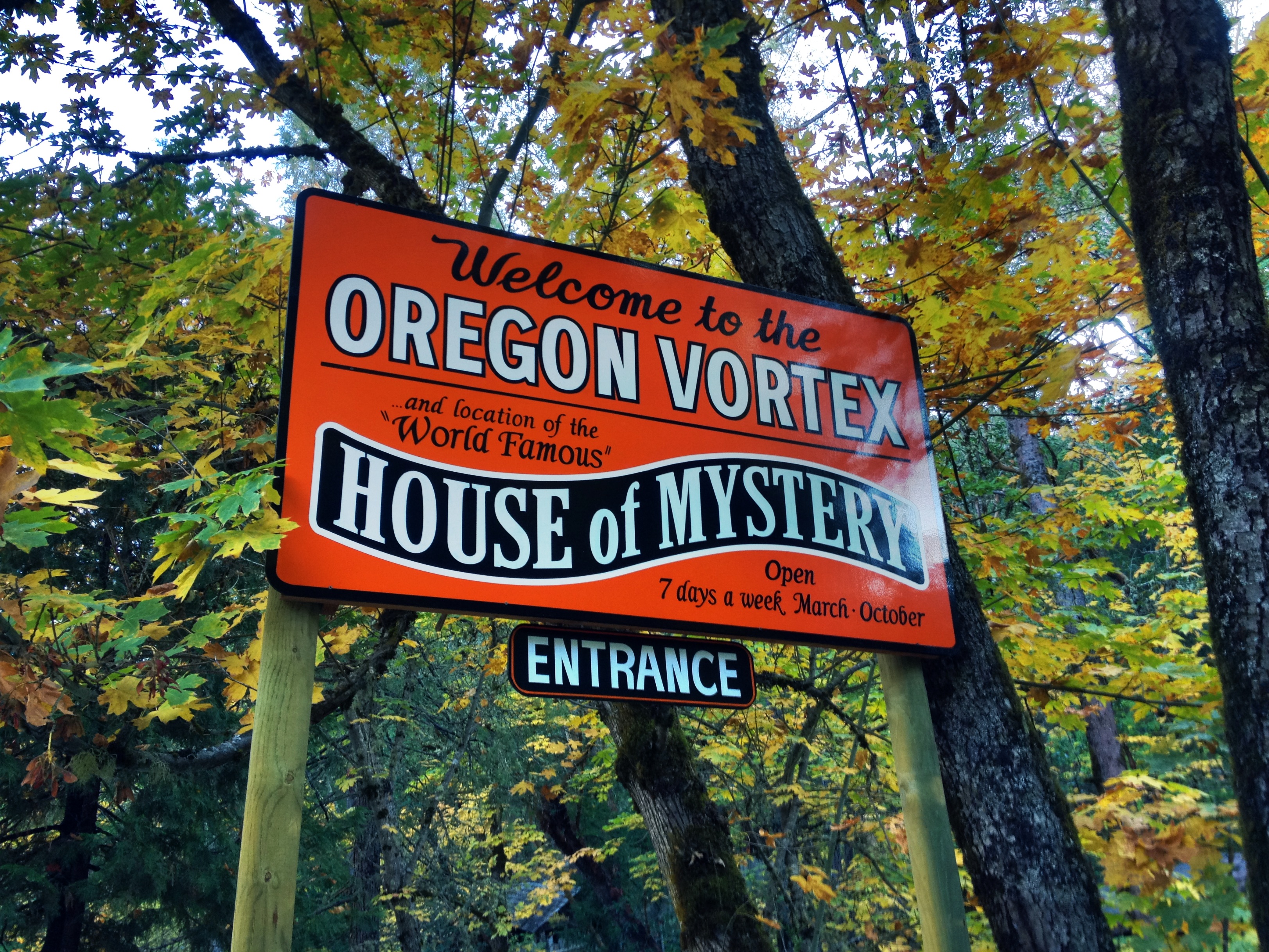 The Oregon Vortex & House of Mystery – Scare & Scroll America